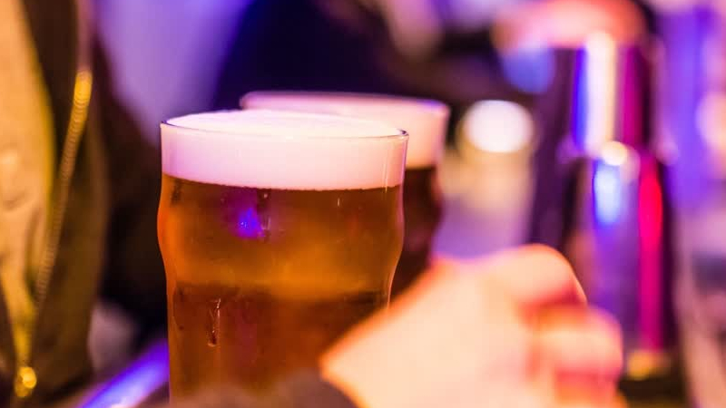 Pilsje tijdens carnaval in Horst duurder